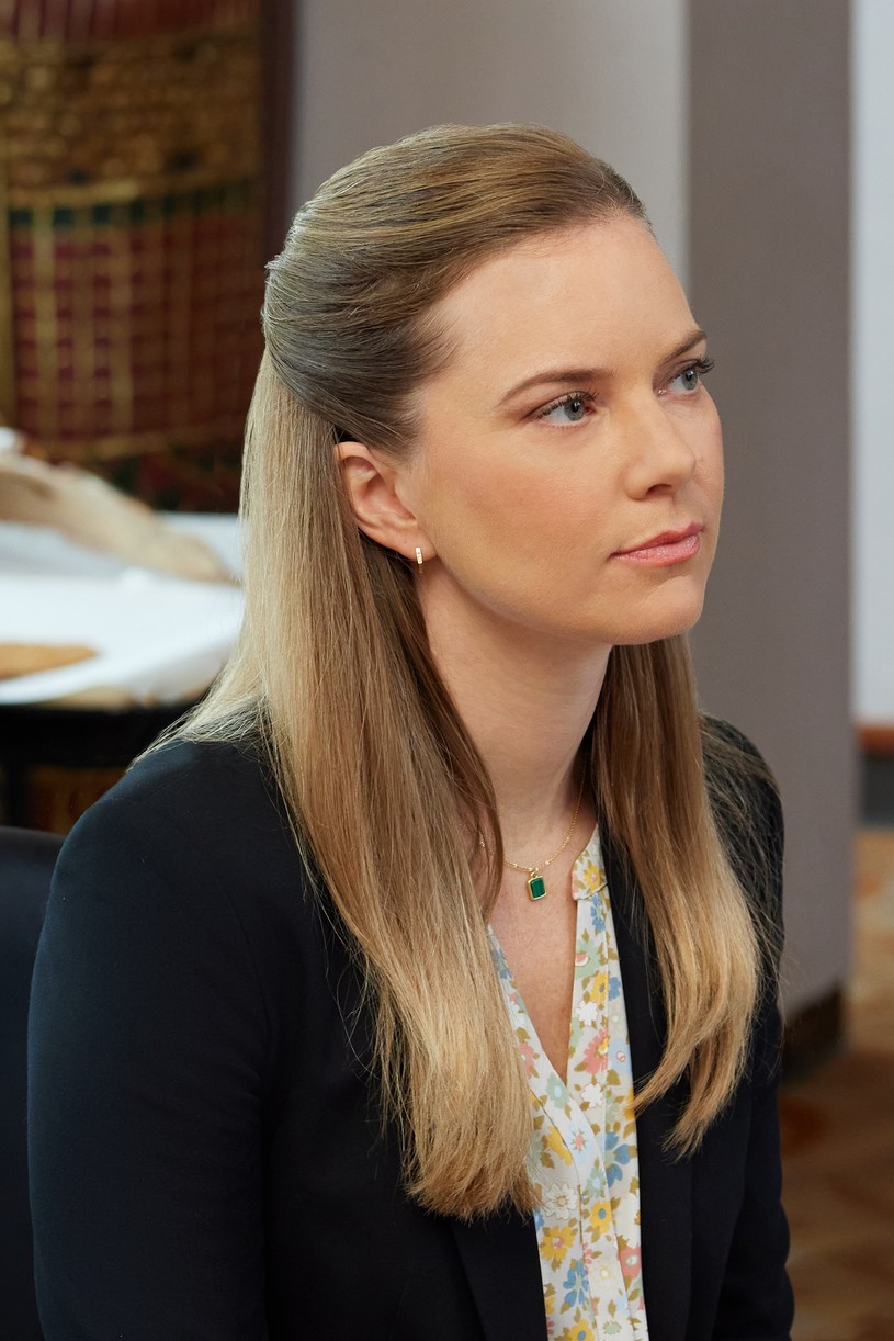 Cindy Busby Searches For An Artifact & Finds Love Instead in Hallmark ...