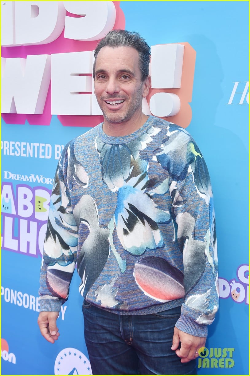 Malin Akerman & Husband Jack Donnelly Share Cute Red Carpet Moment with ...