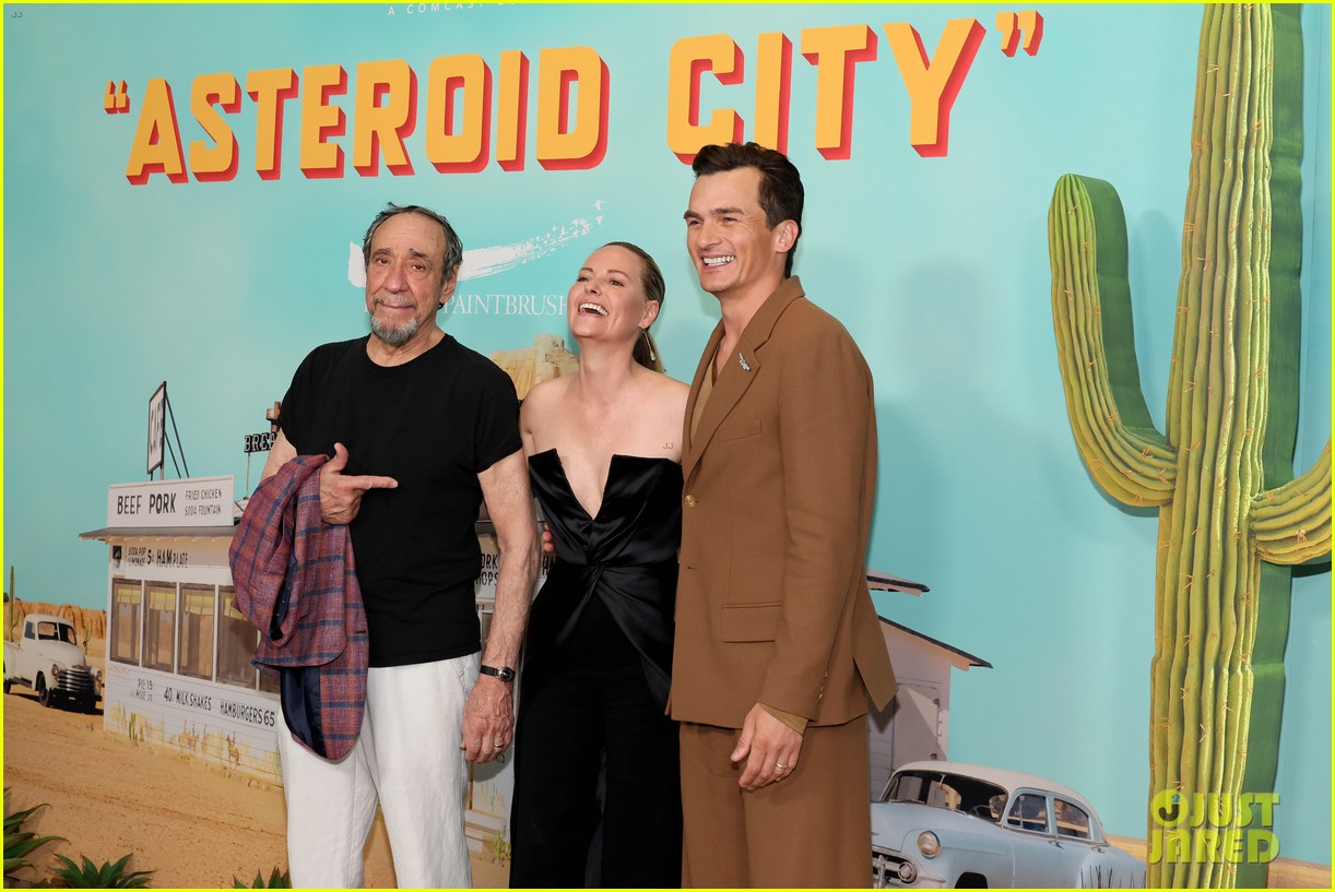 Scarlett Johansson, Maya Hawke & Margot Robbie Go Classic in Black & White Looks For 'Asteroid ...