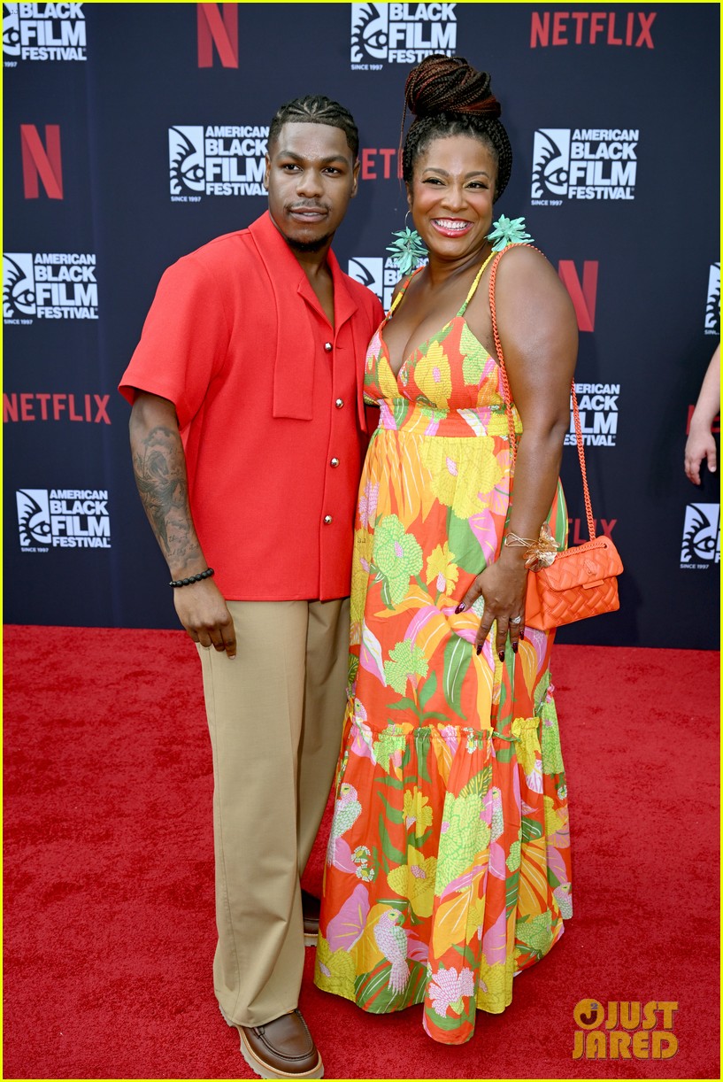 Jamie Foxx's Co-Star John Boyega Says He Keeps Calling Him, But Hasn't ...