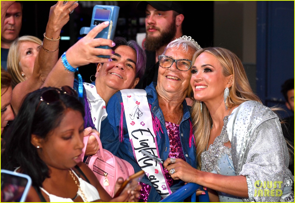 Carrie Underwood Launches Her SiriusXM Channel With Fans in Nashville ...