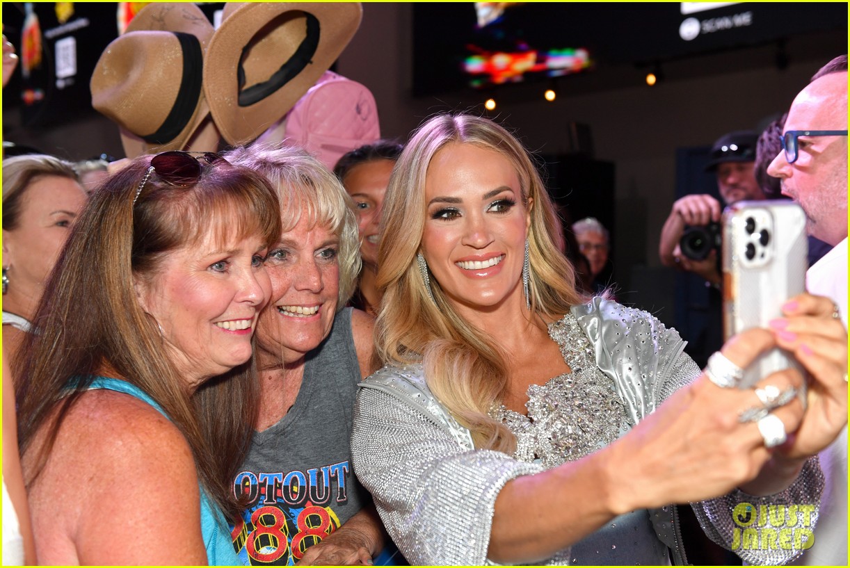 Carrie Underwood Launches Her SiriusXM Channel With Fans in Nashville ...