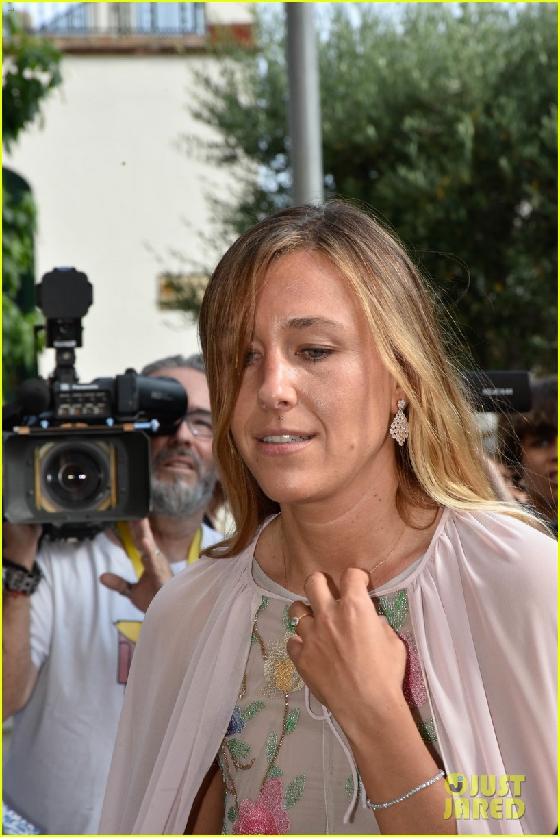 Gerard Pique & Girlfriend Clara Chia Attend His Brother's Wedding in ...