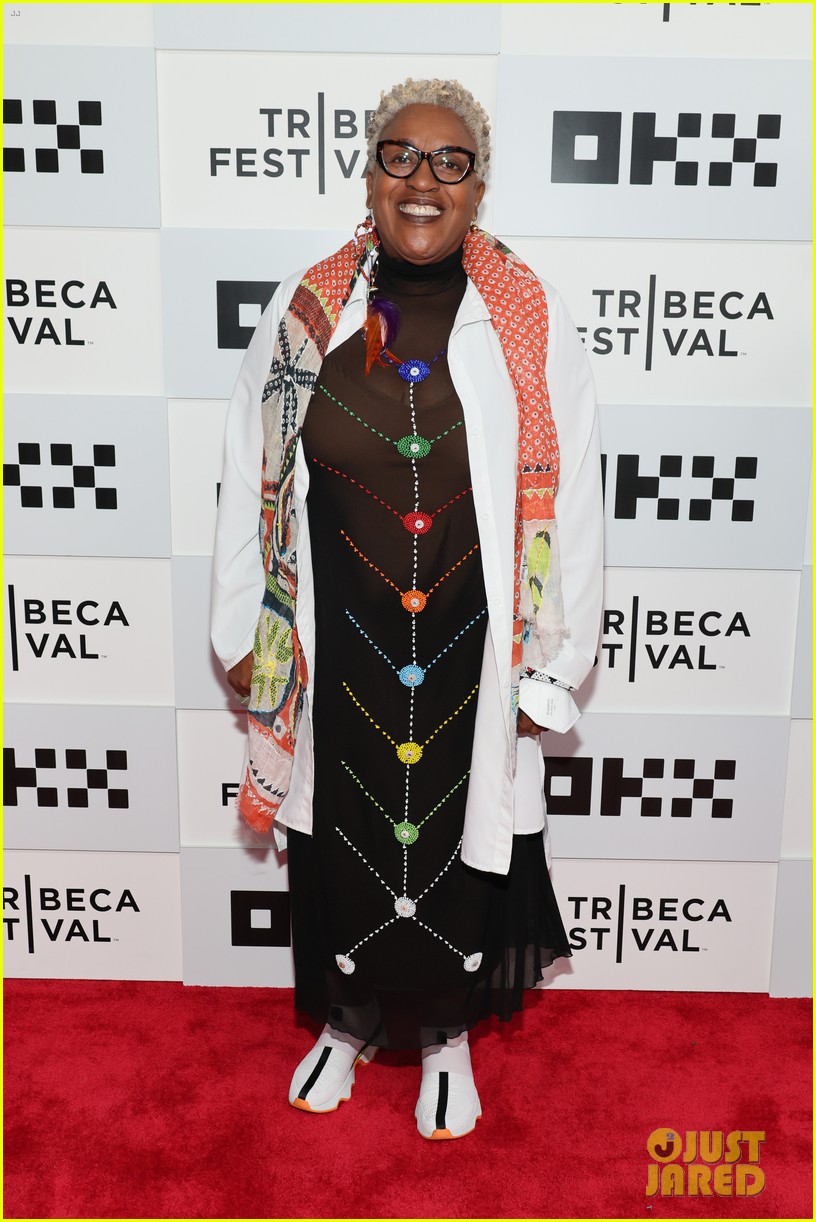 Pregnant Claire Danes Shows Off Her Baby Bump at 'Full Circle' Tribeca ...