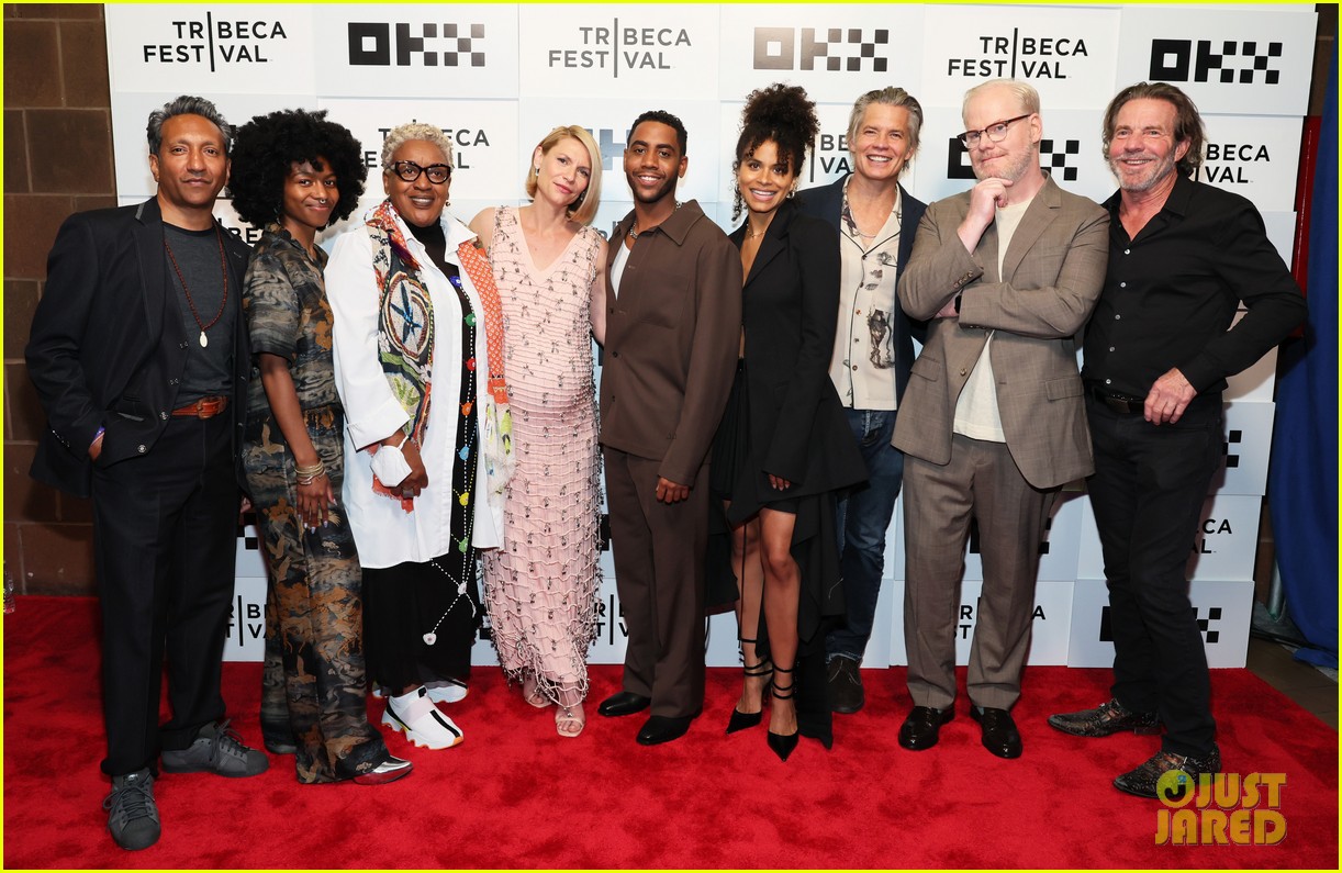 Pregnant Claire Danes Shows Off Her Baby Bump at 'Full Circle' Tribeca ...