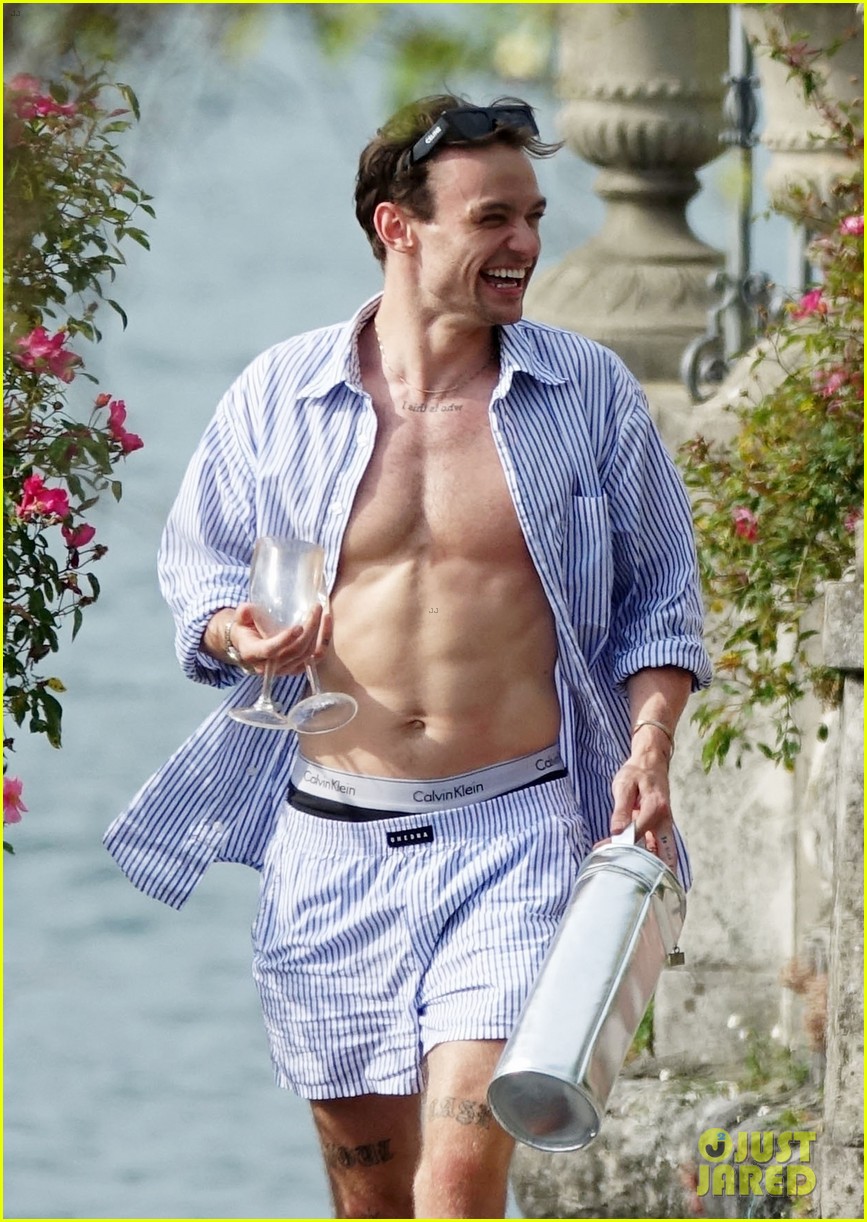 Thomas Doherty Goes Shirtless While Enjoying a Lake Como Vacation ...