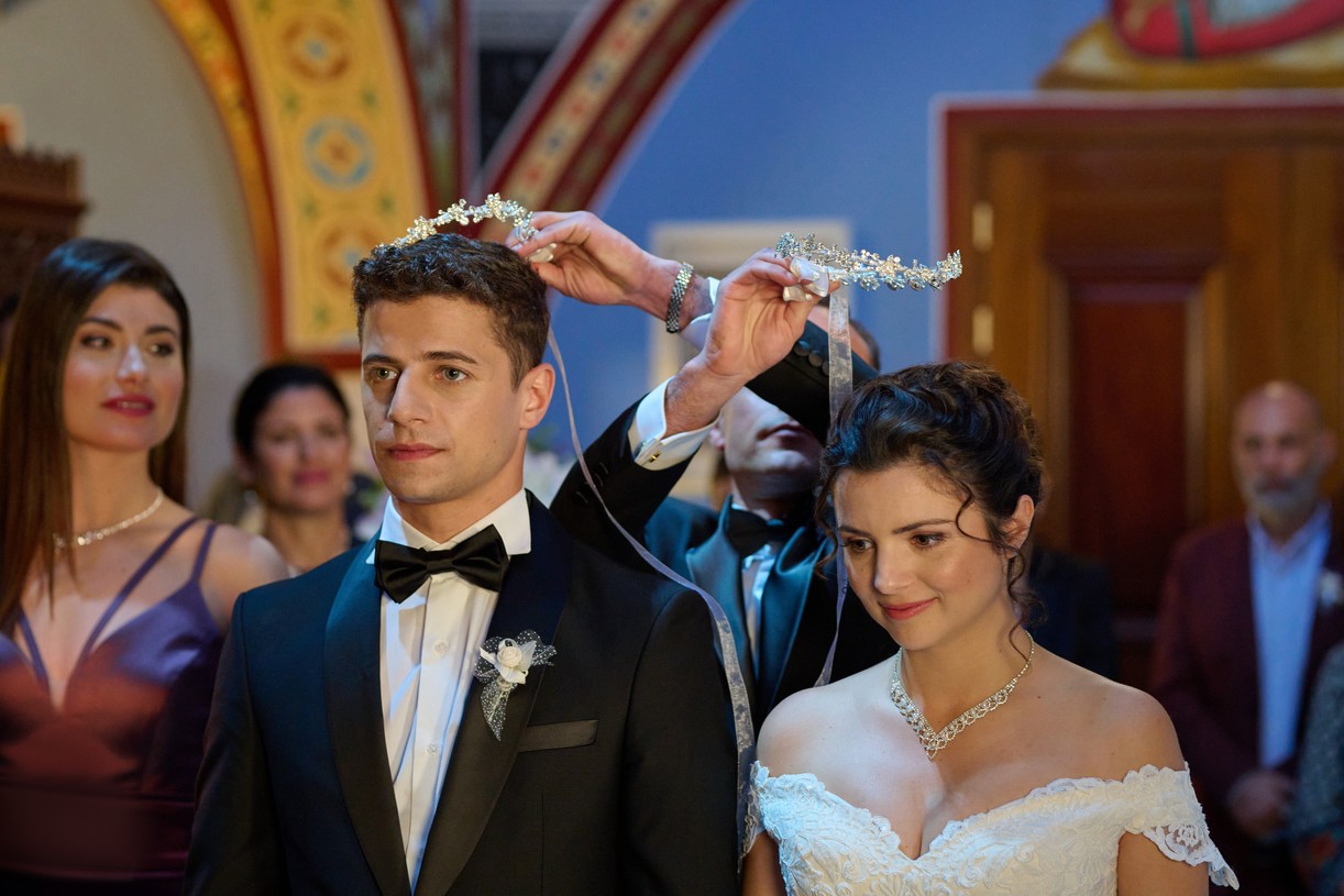 Torrey DeVitto Has A Picture Perfect Proposal in Hallmark Channel's ...