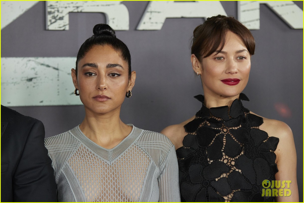 Chris Hemsworth Premieres New Netflix Movie 'Extraction 2' in Madrid ...