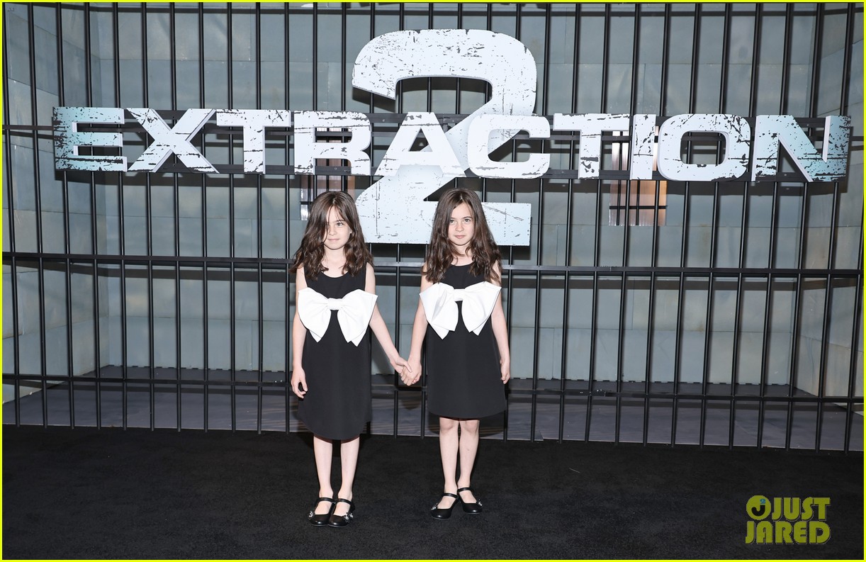 Chris Hemsworth Gets Support From Brothers Liam & Luke at 'Extraction 2 ...