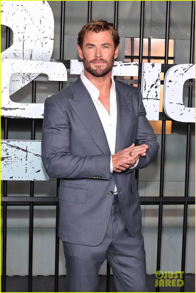 Chris Hemsworth Gets Support From Brothers Liam & Luke at 'Extraction 2 ...