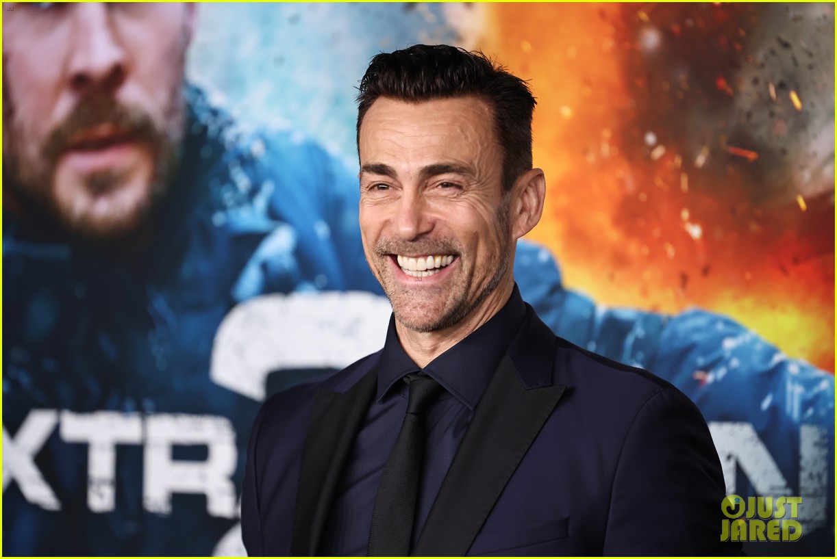 Chris Hemsworth Gets Support From Brothers Liam & Luke at 'Extraction 2 ...