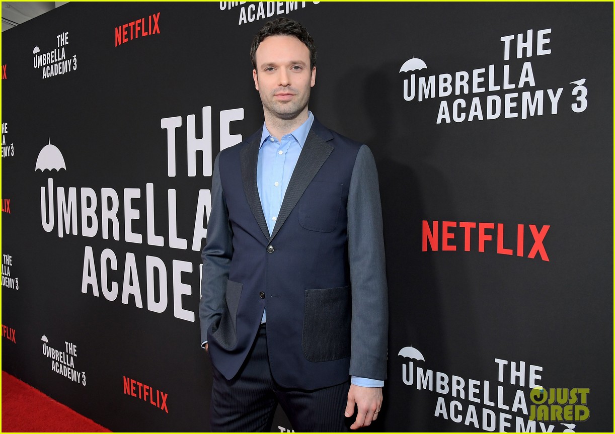 'Degrassi' & Hallmark Star Jake Epstein Welcomes First Baby With Wife ...