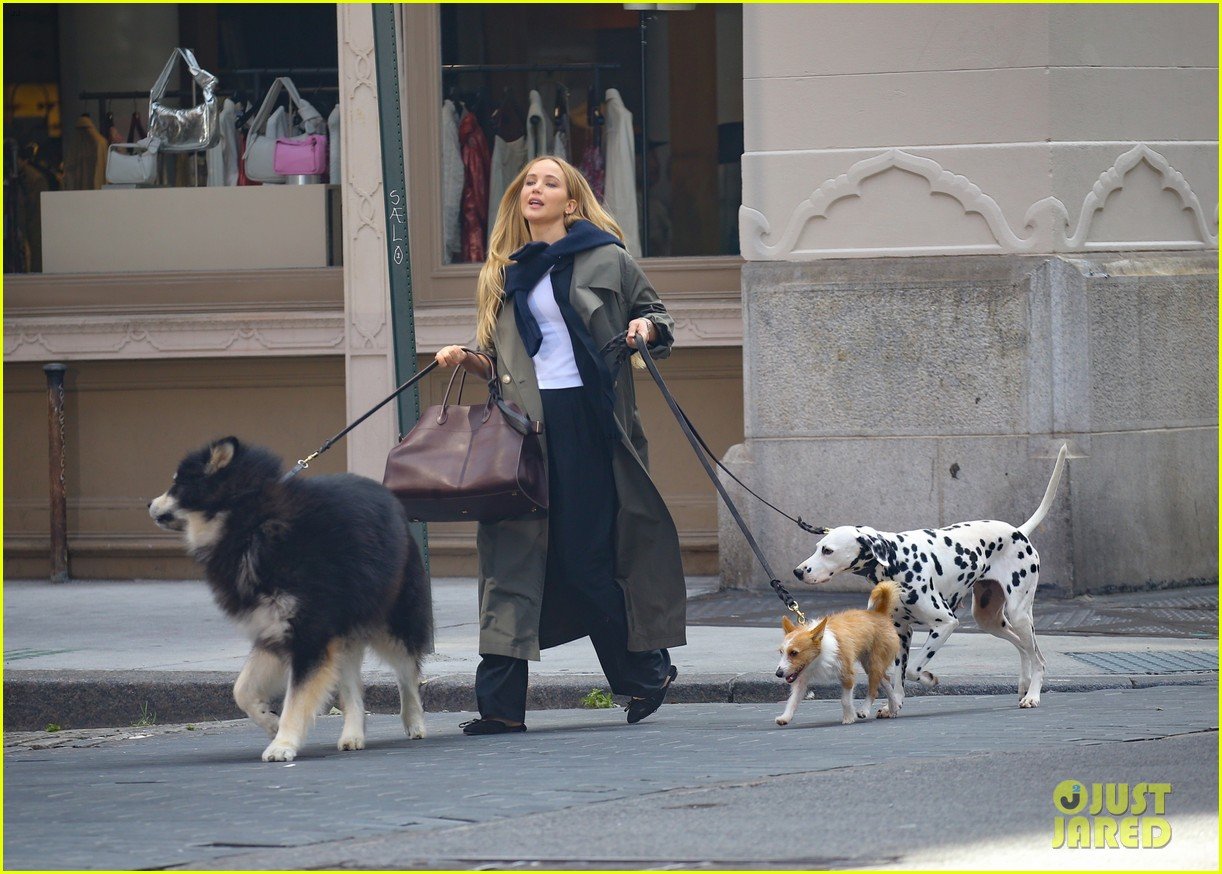 Jennifer Lawrence Films New Commercial in NYC with a Few Cute Dogs ...