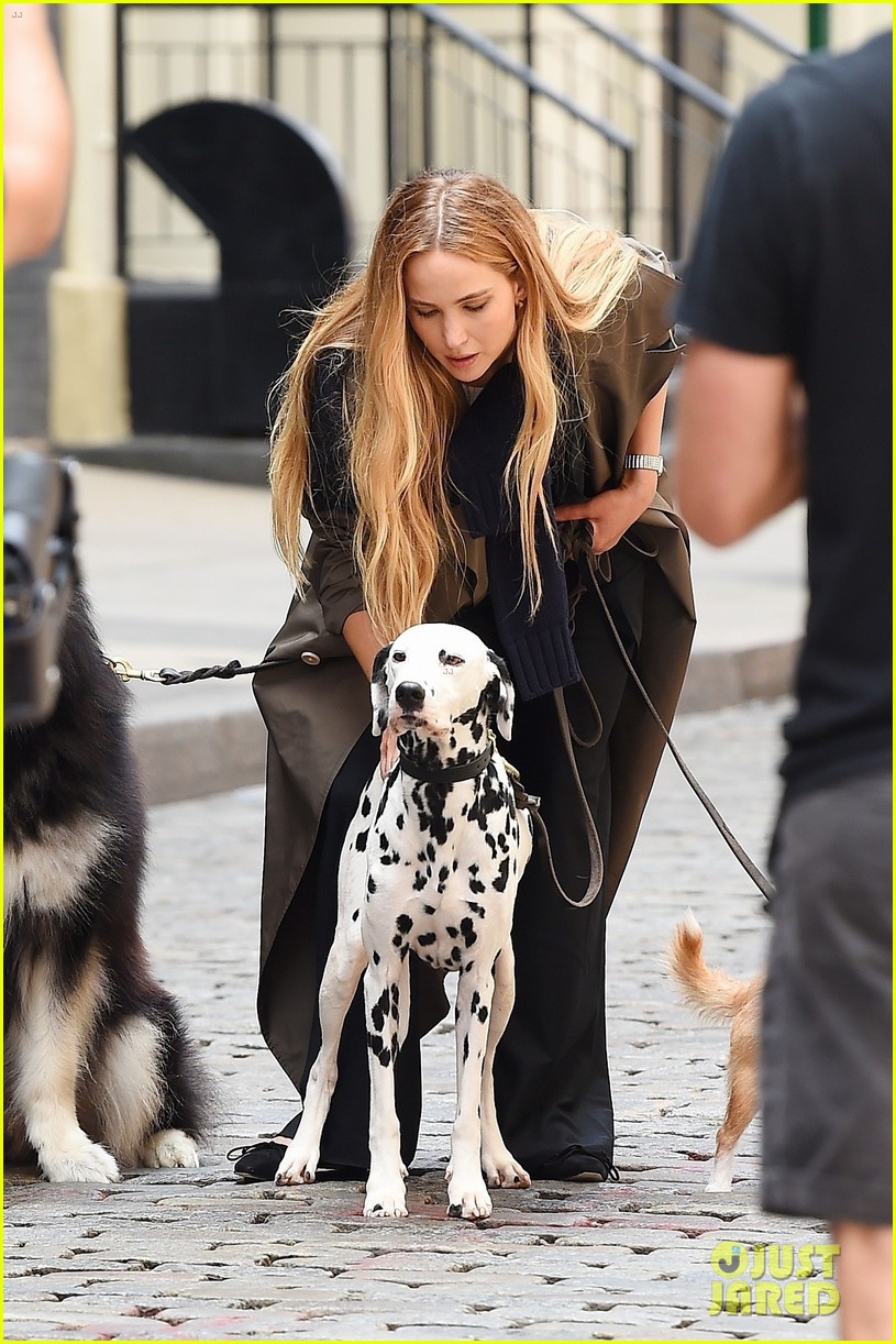 Jennifer Lawrence Films New Commercial in NYC with a Few Cute Dogs ...