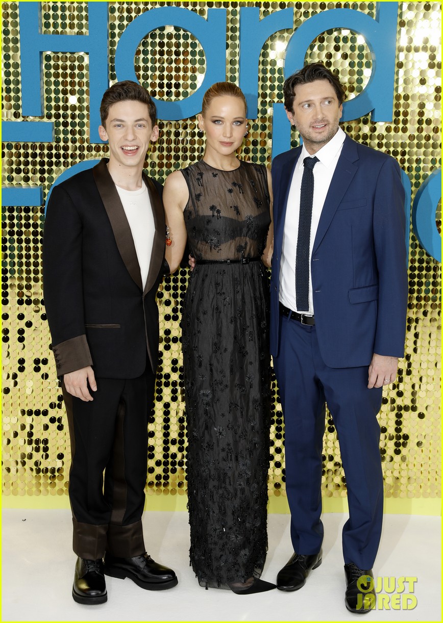 Jennifer Lawrence Stuns In Classy & Sheer Black Gown For 'No Hard ...