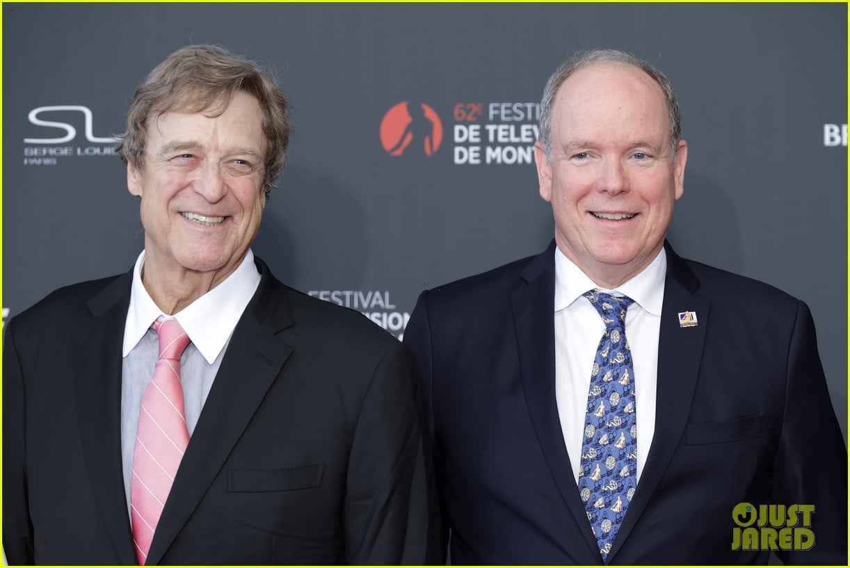 John Goodman Details His Weight Loss Journey & Says He's Stepping Up ...