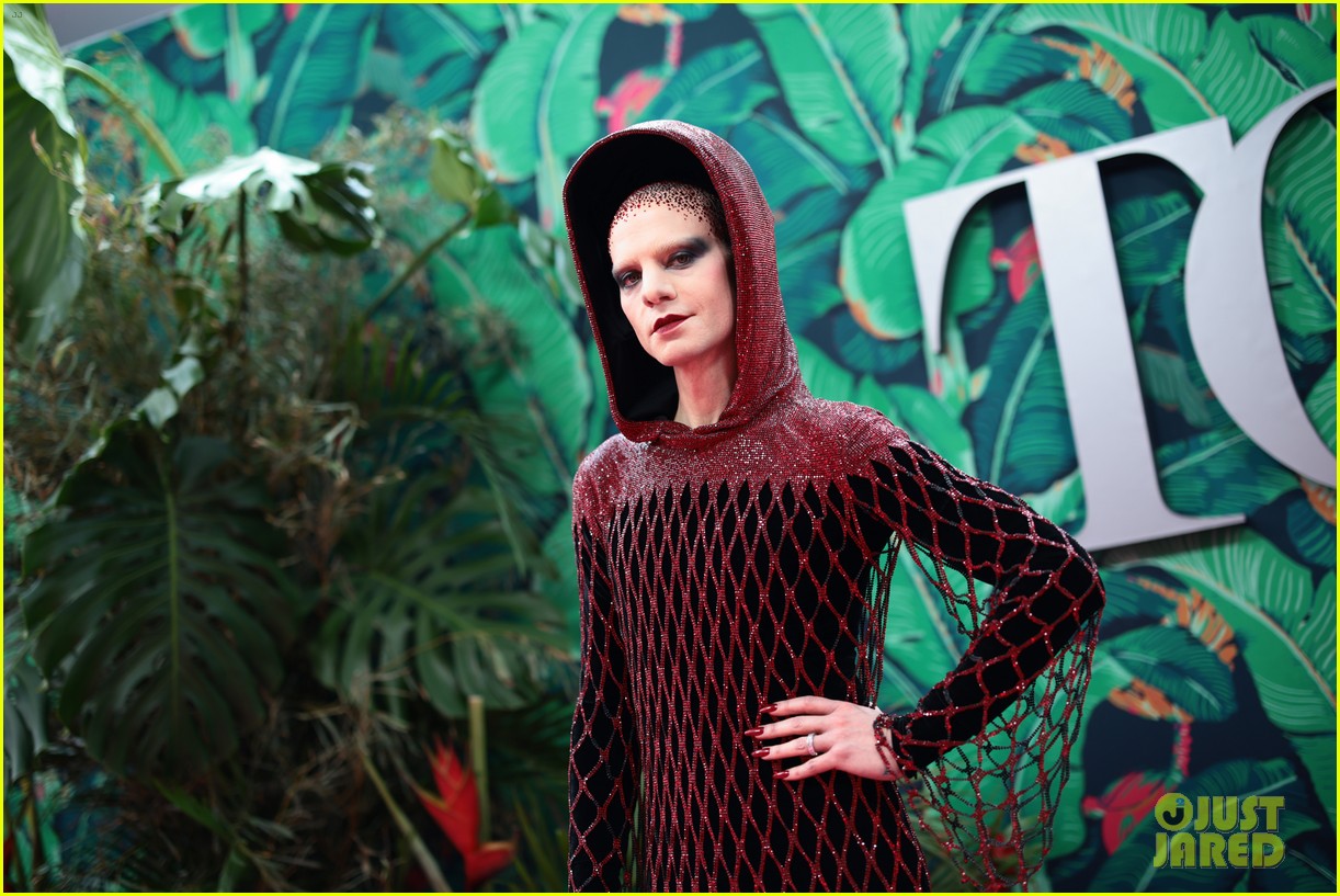 'Into the Woods' Producer Jordan Roth Makes a Splash With Otherworldly ...