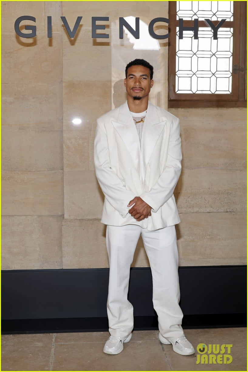 Maluma, Jared Leto & More Stars Arrive at Givenchy Menswear Show During ...