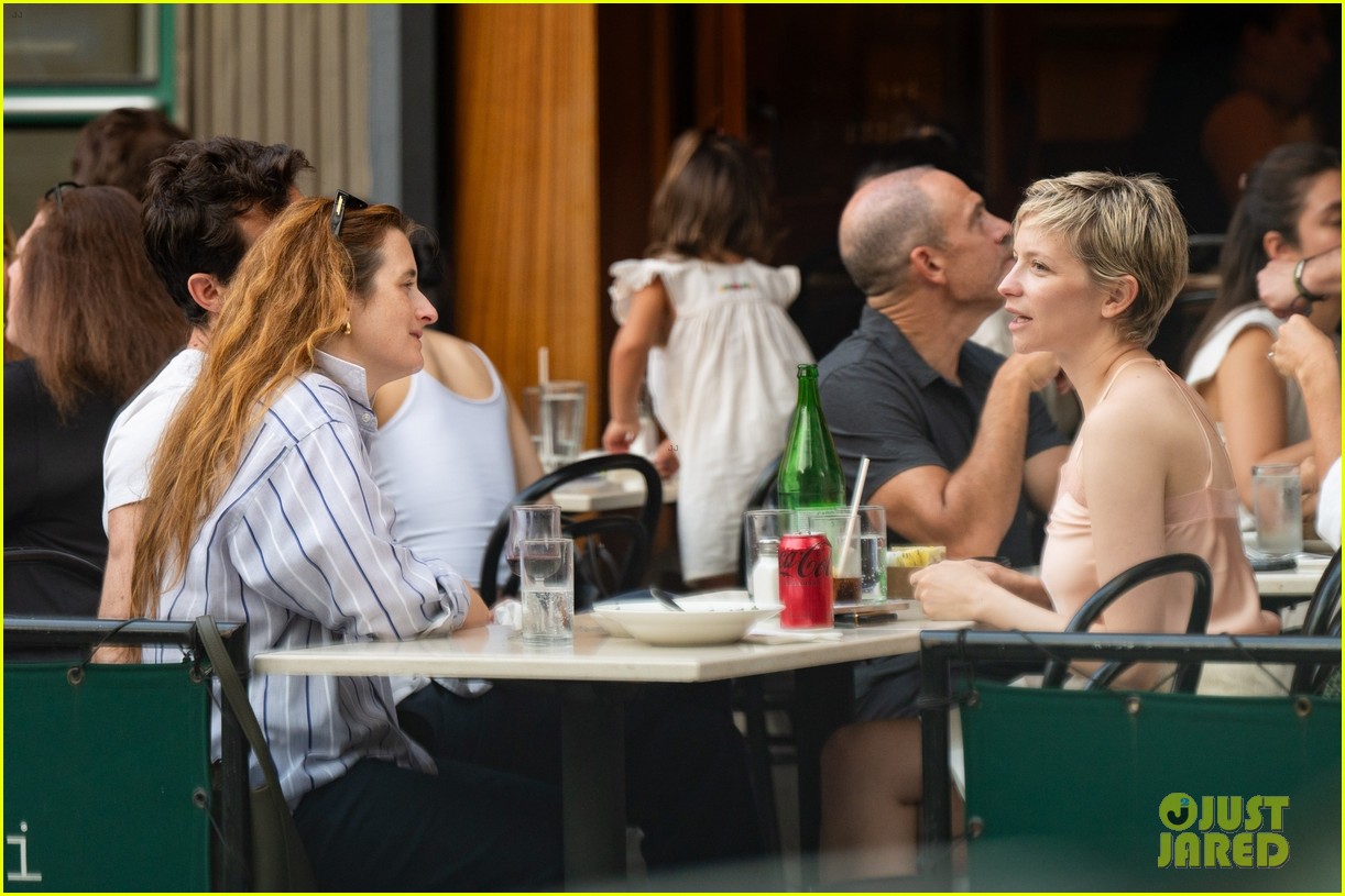 Mark Ronson & Wife Grace Gummer Meet Up with a Friend for Dinner in NYC ...