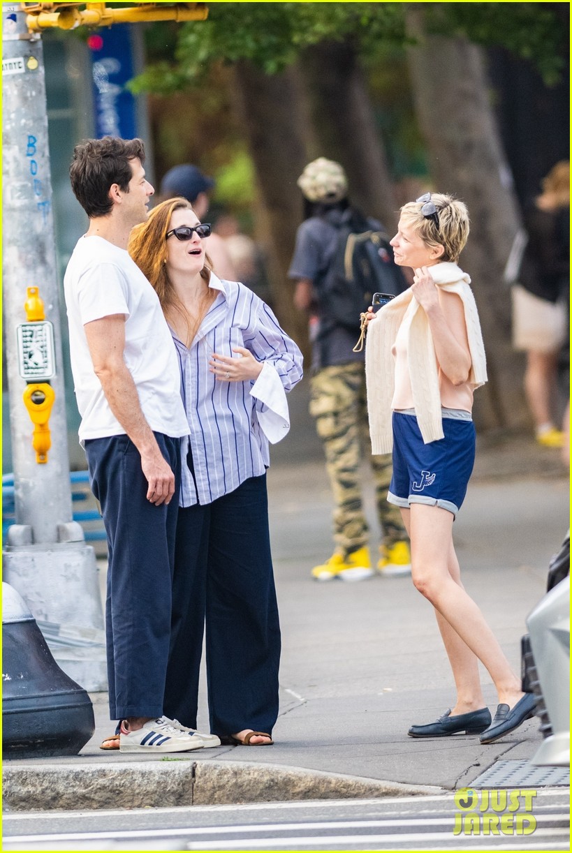 Mark Ronson & Wife Grace Gummer Meet Up with a Friend for Dinner in NYC ...