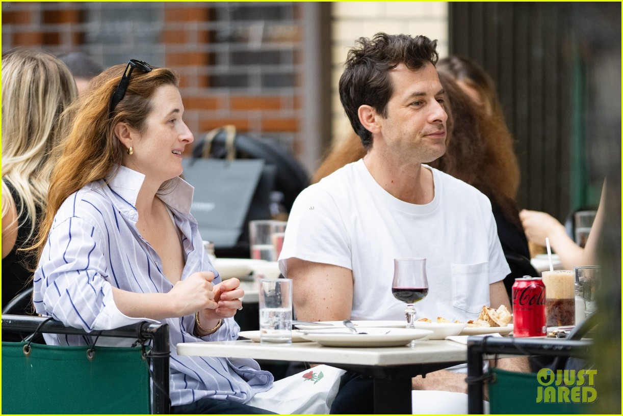 Mark Ronson & Wife Grace Gummer Meet Up with a Friend for Dinner in NYC ...