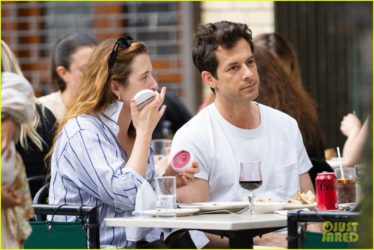 Mark Ronson & Wife Grace Gummer Meet Up with a Friend for Dinner in NYC ...