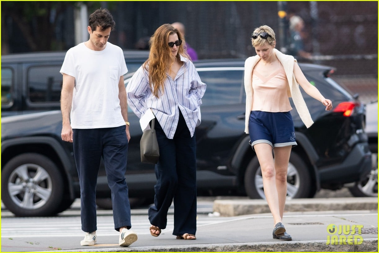 Mark Ronson & Wife Grace Gummer Meet Up with a Friend for Dinner in NYC ...