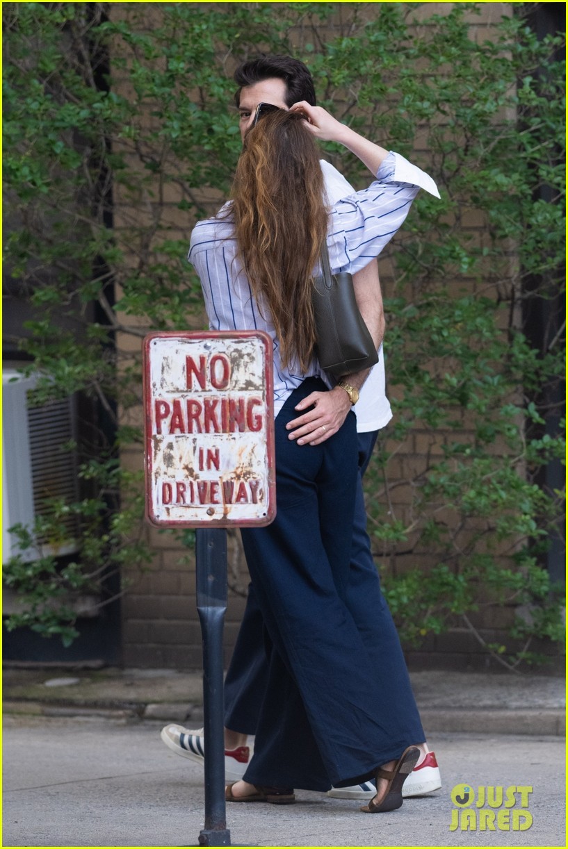 Mark Ronson & Wife Grace Gummer Meet Up with a Friend for Dinner in NYC ...