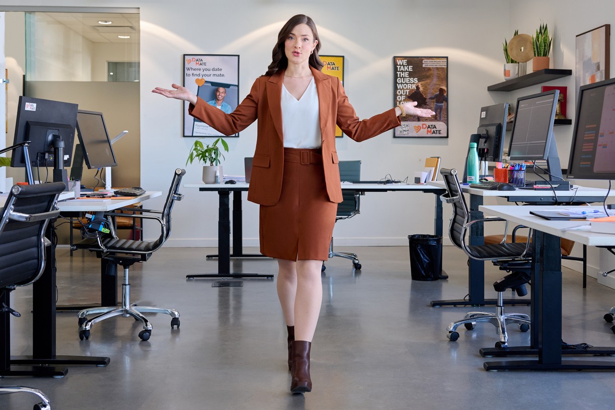 Eva Bourne Takes A Chance on Indian Matchmaking in Hallmark Channel's ...