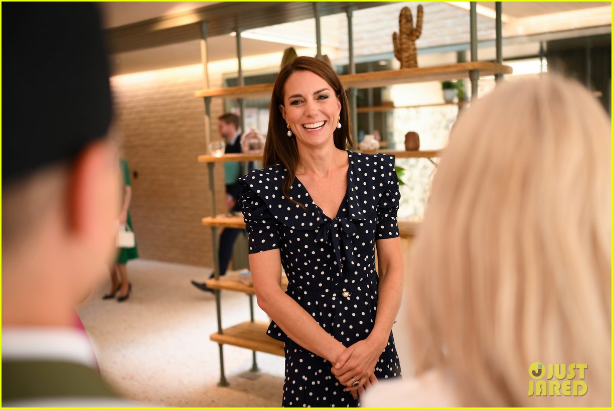 Princess Catherine Visits Hope Street, Tours New Facility!: Photo ...