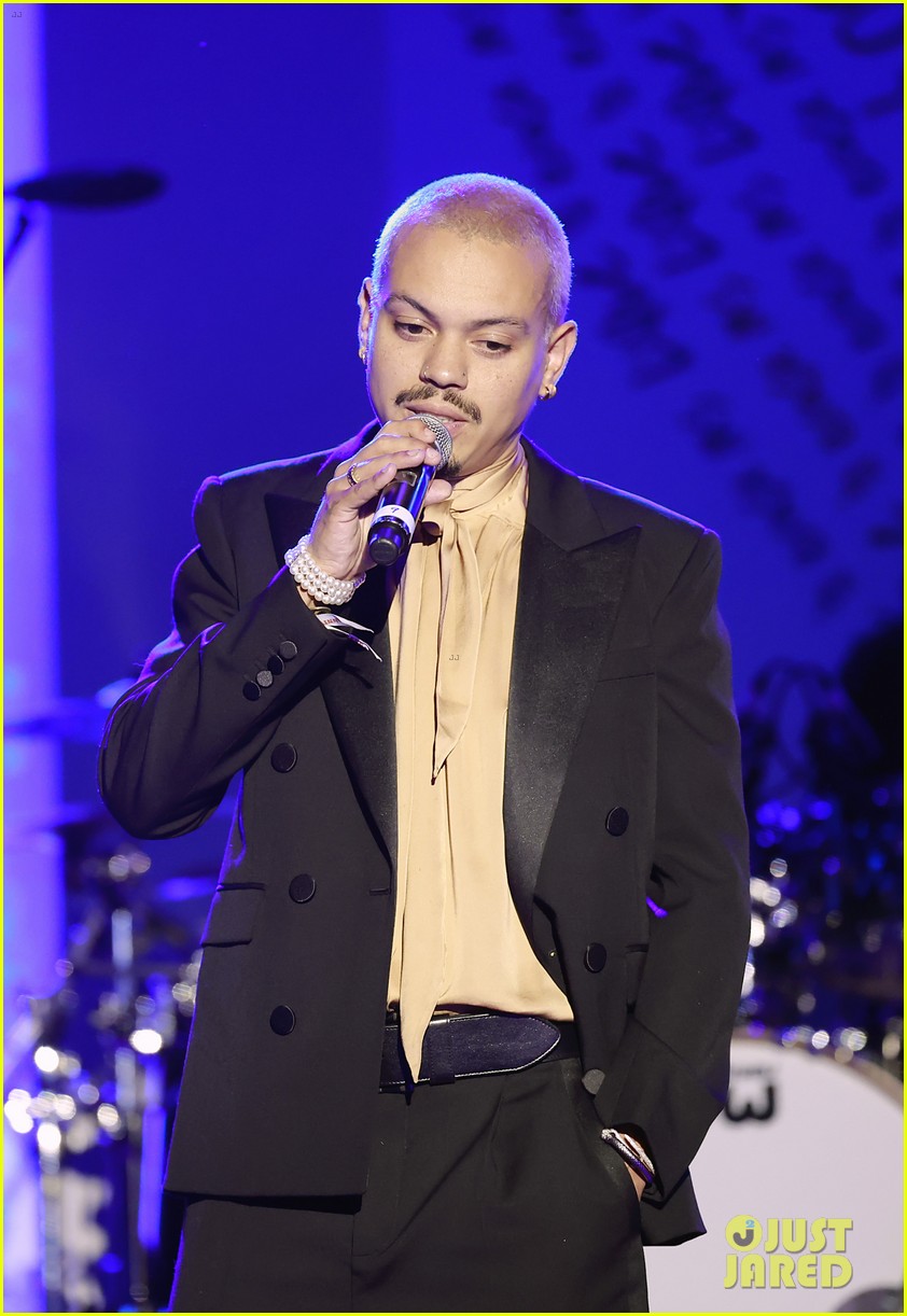 Ashlee Simpson Ross & Evan Ross Couple Up For Race To Erase MS Gala 2023 With Alessandra ...