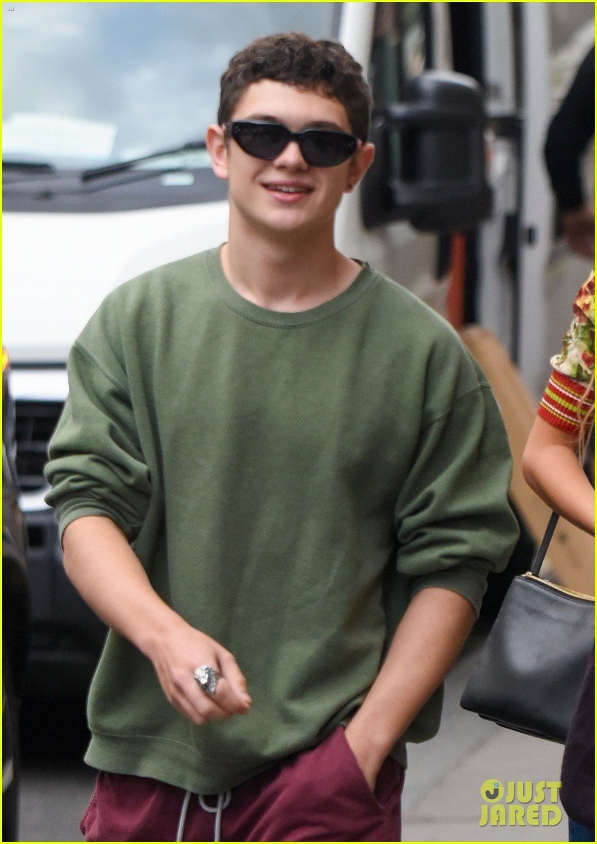 Rising Stars Noah Jupe & Nico Parker Spotted Hanging Out in London ...