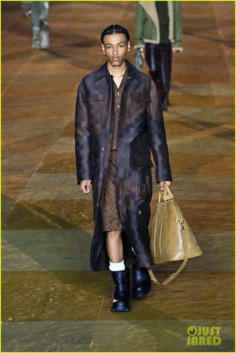 Photo: pharrell williams louis vuitton show 057 | Photo 4947570 | Just ...