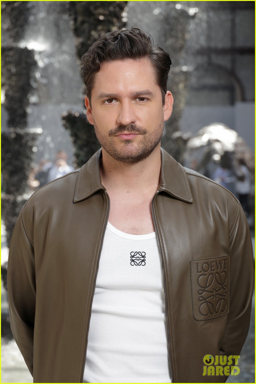 Edgar Ramirez Shows Off His Muscles at Loewe Fashion Show Alongside ...