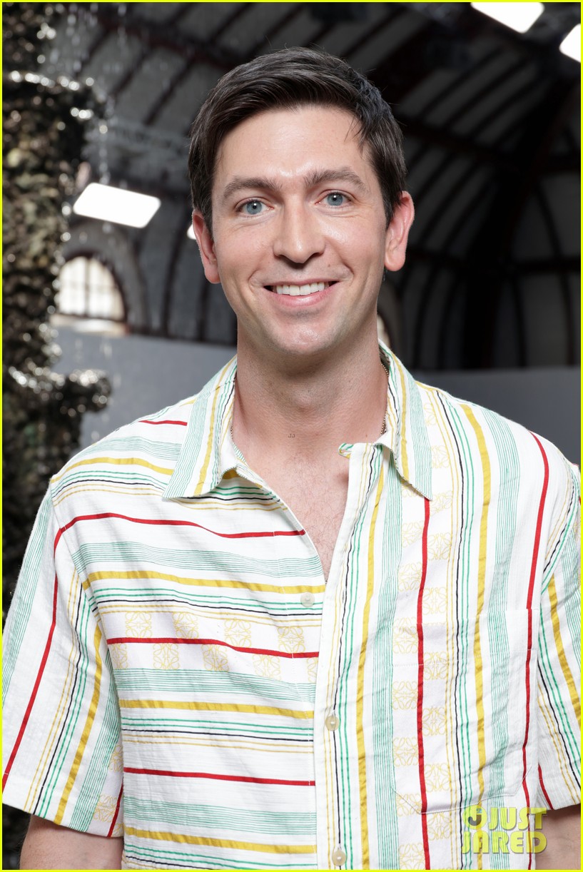 Edgar Ramirez Shows Off His Muscles at Loewe Fashion Show Alongside ...