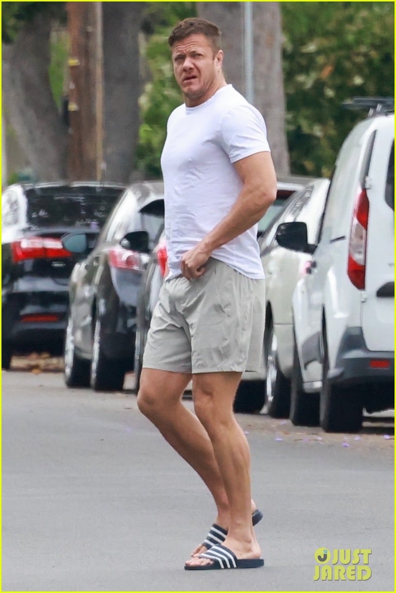 Dan Reynolds Looks Buff in New Photos from Casual Solo Outing: Photo ...