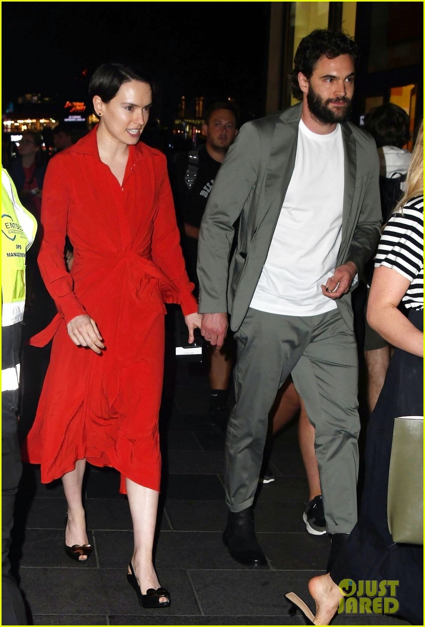 Daisy Ridley Makes Rare Appearance with Husband Tom Bateman, Supports ...