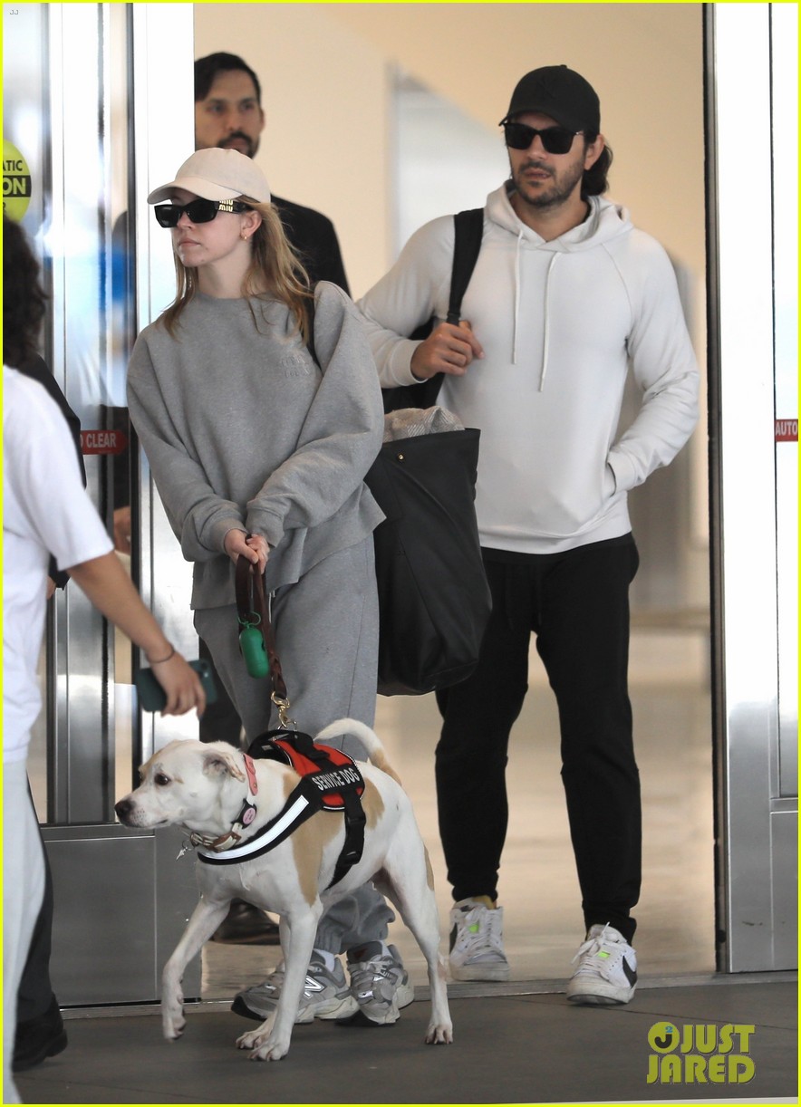 Sydney Sweeney & Fiancé Jonathan Davino Return Home to L.A. After Busy ...