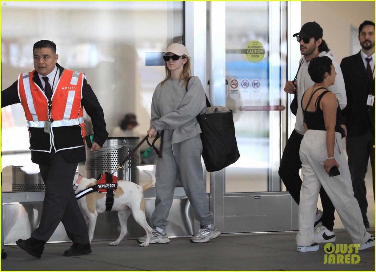 Sydney Sweeney & Fiancé Jonathan Davino Return Home to L.A. After Busy ...