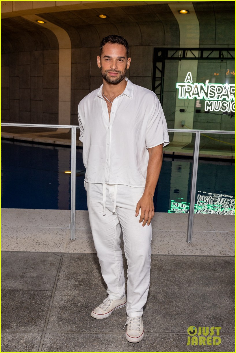 'Transparent' TV Show Turned Into a Musical; Dylan Mulvaney, Angela ...