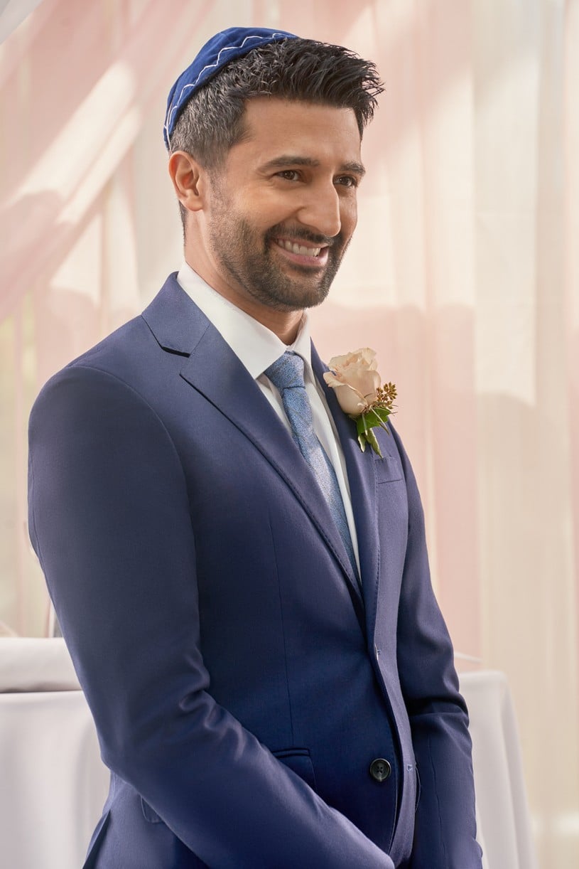 Becca Tobin & Jake Epstein Try To Plan A Wedding With Meddling Mothers ...