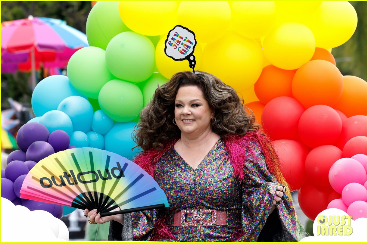 Melissa McCarthy & Niecy Nash-Betts are WeHo Pride Parade Icons with ...