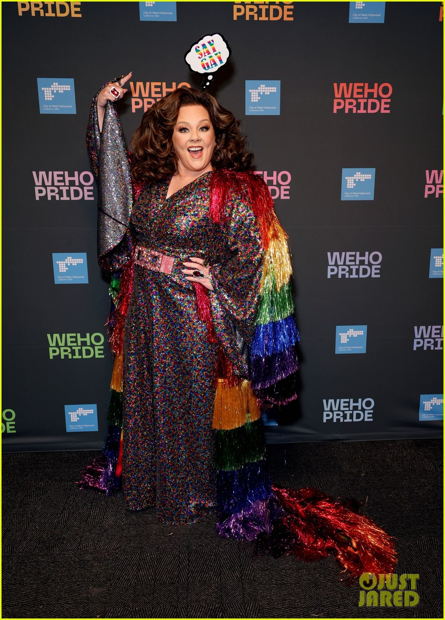 Melissa McCarthy & Niecy Nash-Betts are WeHo Pride Parade Icons with ...