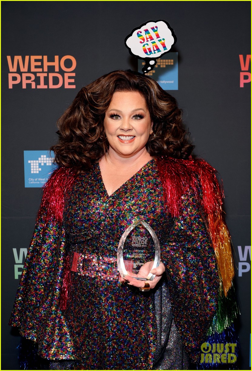 Melissa McCarthy & Niecy Nash-Betts are WeHo Pride Parade Icons with ...