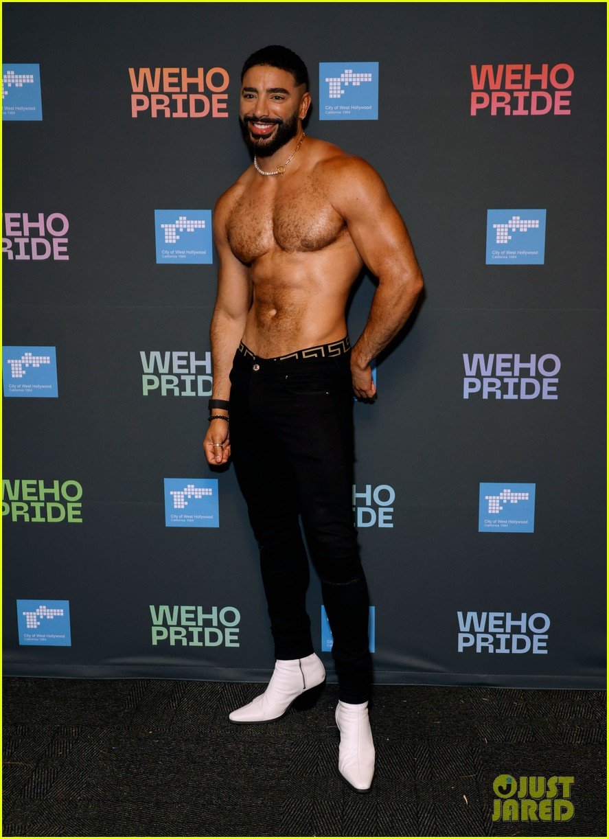 Melissa McCarthy & Niecy Nash-Betts are WeHo Pride Parade Icons with ...