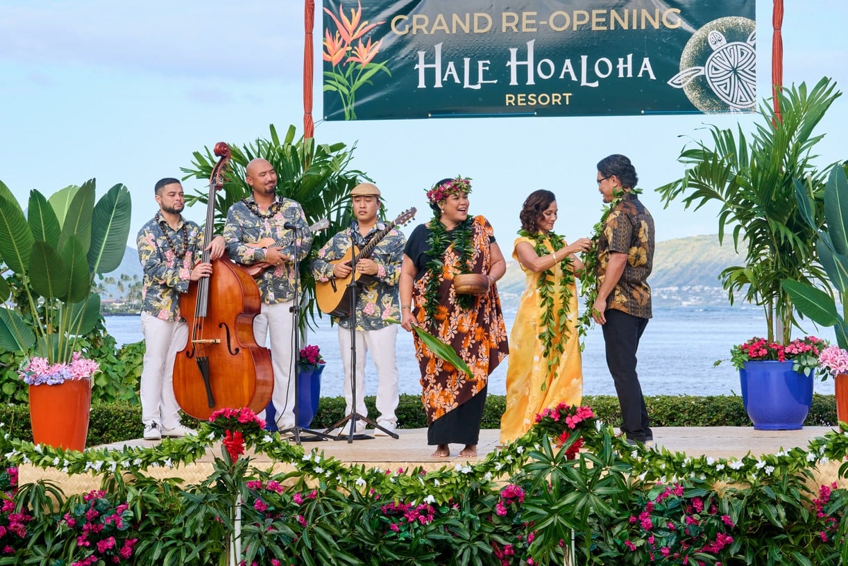 Taylor Cole & Kanoa Goo Kick Off Hallmark Channel's Summer Nights ...