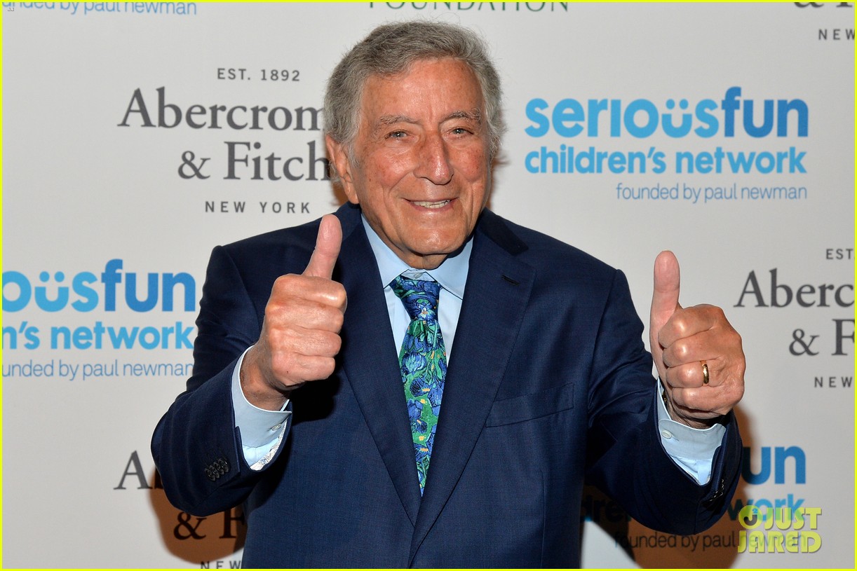 Tony Bennett Dead - Music Legend Passes Away at Age 96: Photo 4957109 ...