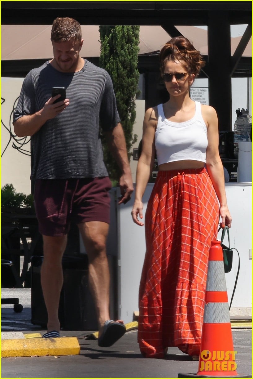Dan Reynolds Celebrates His Birthday at the Spa With Minka Kelly: Photo ...