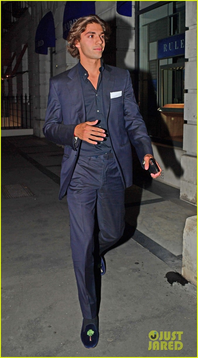 Tennis Star Emma Raducanu Helps New Boyfriend Carlo Agostinelli ...