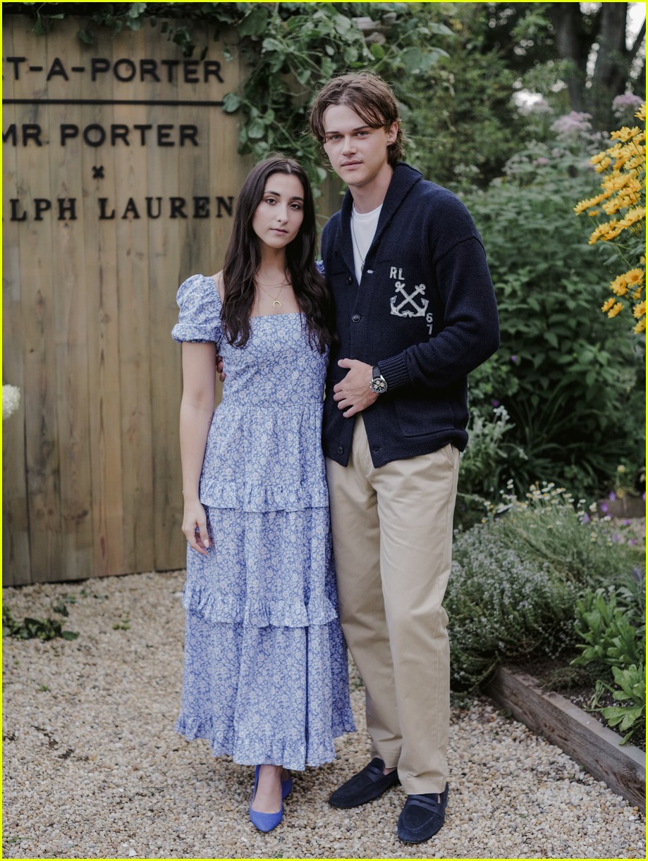 Emma Roberts & Dianna Agron Attend Star-Studded Dinner Hosted by Net-a ...